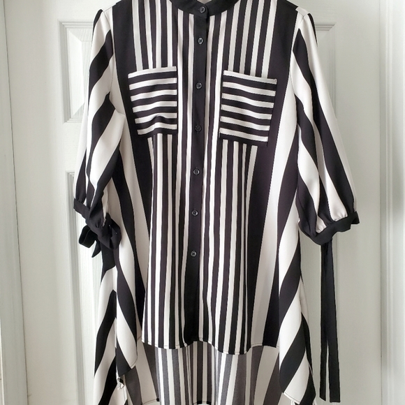 Peter Nygard | Tops | Nygard Highlow 34 Sleeved Blouse | Poshmark